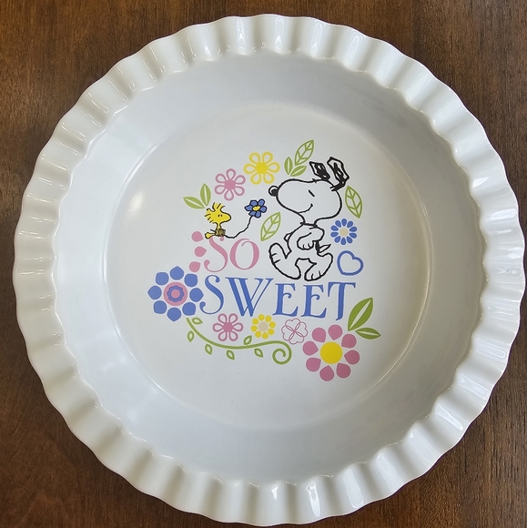 Peanuts | Kitchen | Peanuts Snoopy Ceramic Pie Dish | Poshmark